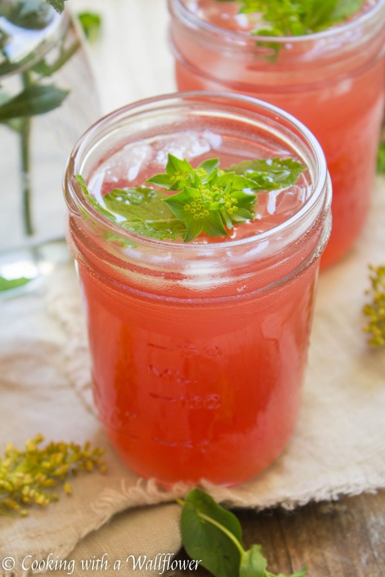 Grapefruit Hibiscus Lemonade - Cooking with a Wallflower