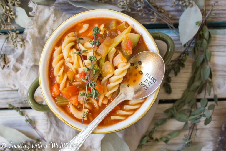 Hearty Vegetable Rotini Tomato Soup - Cooking with a Wallflower