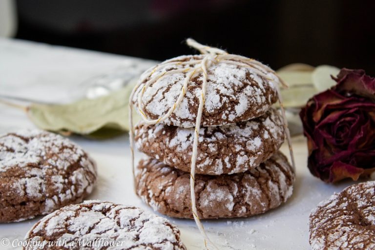 Chocolate Crinkle Cookies - Cooking with a Wallflower