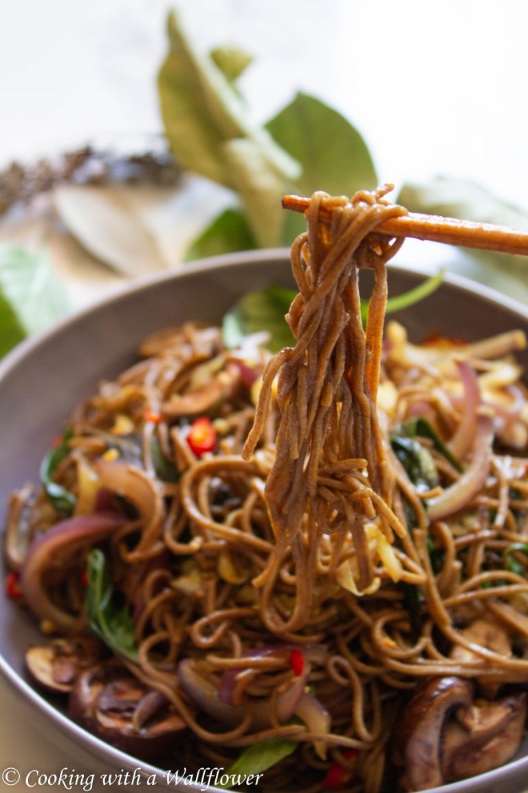 Soba Noodle Vegetable Stir Fry - Cooking with a Wallflower