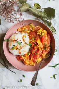 Tomato Egg Rice - Cooking with a Wallflower